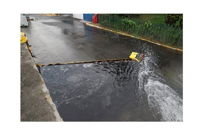 Water-Gate WX Temporary Water Diversion Mobile Barrier