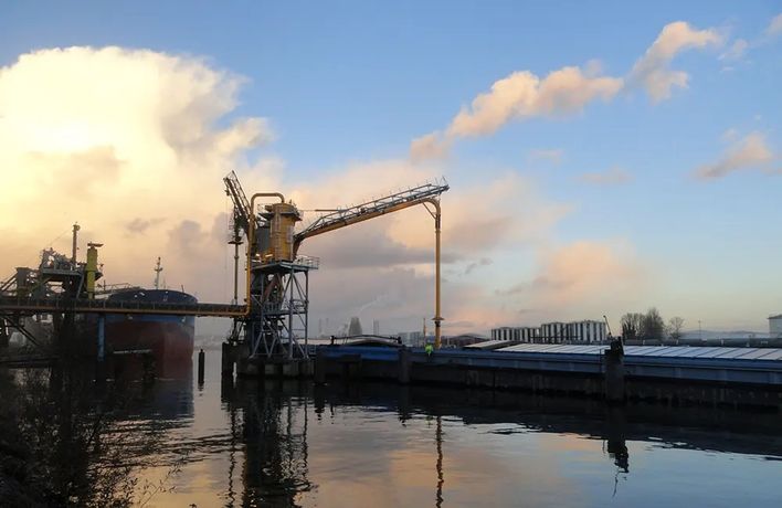 Vigan - Solutions - Unloaders - Pneumatic Barge Unloader By Vigan ...