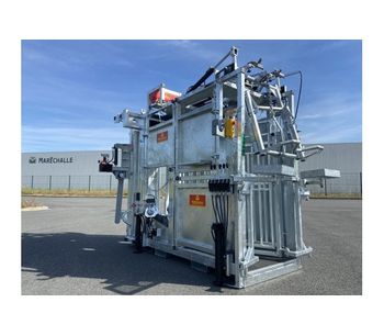 Marechalle - Handling- Hoof Trimming Crushes - Hydraulic Hoof ...