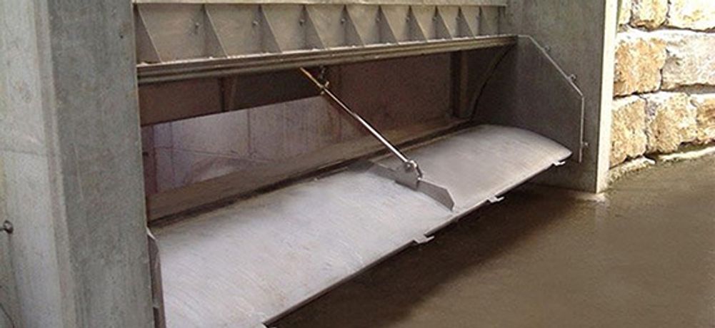Grande SURE-BEND Hydraulically Operated Folding Weir System