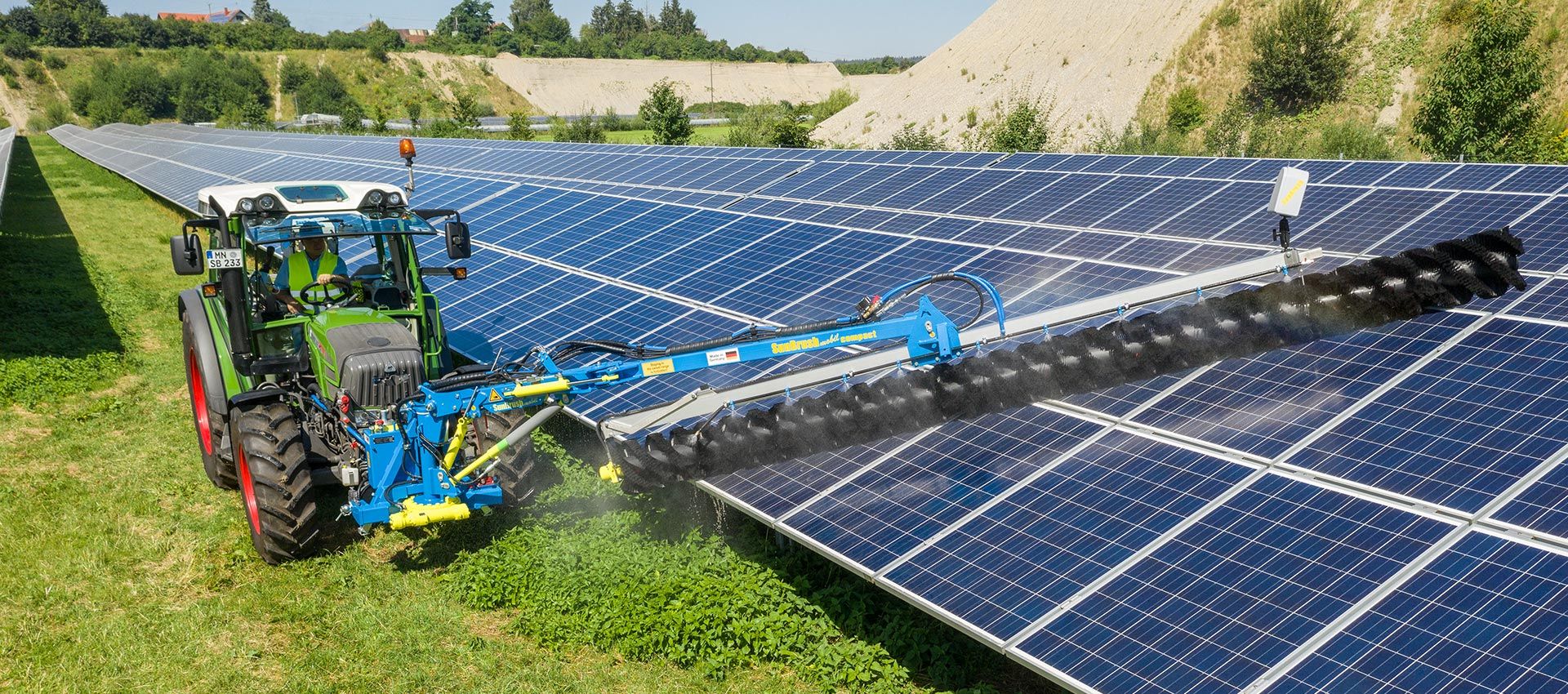 Sunbrush Mobile Trackflex Solar Cleaning System