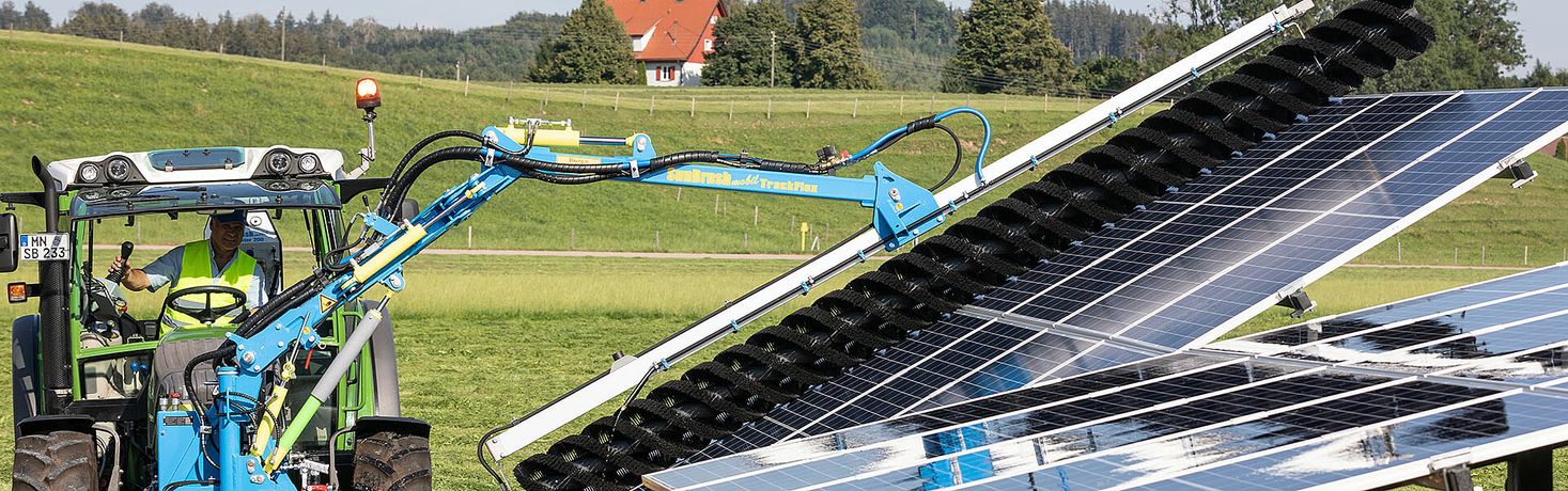 Sunbrush Mobile Trackflex Solar Cleaning System