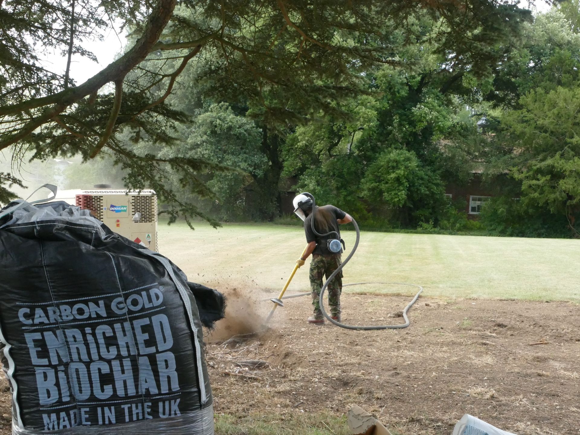 Carbon-Gold - Biochar Products - Houseplants - 1L Biochar ...